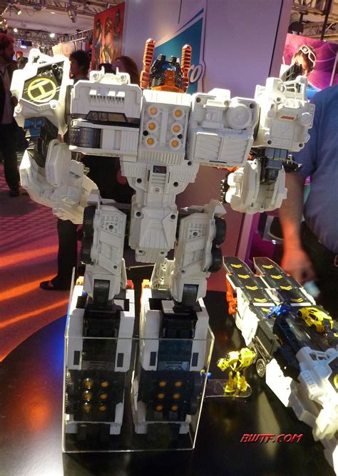 Toy Fair 2013 Hasbro Announces Fall Of Cybertron Metroplex Powettv