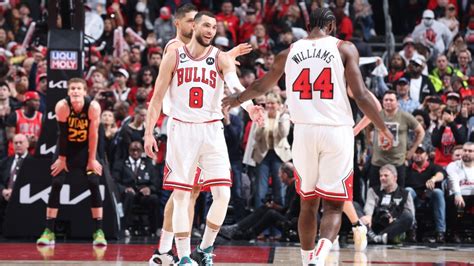 Bulls Zach Lavine Demar Derozan Explode In Comeback Win Vs Jazz