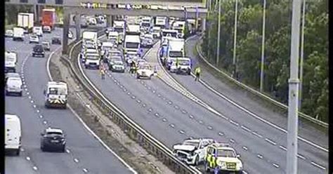 Recap Four Vehicle Collision On M6 Southbound Caused Traffic Chaos