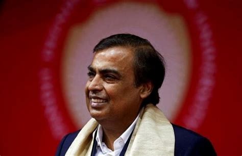 आगे पीछे कई मर्सडीज बीच में मुकेश अंबानी की बुलेटप्रूफ बीएमडबल्यू