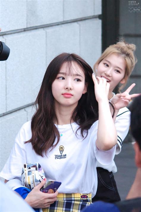 트와이스 임나연 퇴근길 Mlbpark