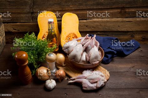 원시 메 추 라 기 양파 마늘 상 추 올리브 오일 버터 넛 스쿼시 0명에 대한 스톡 사진 및 기타 이미지 0명 가을 계절