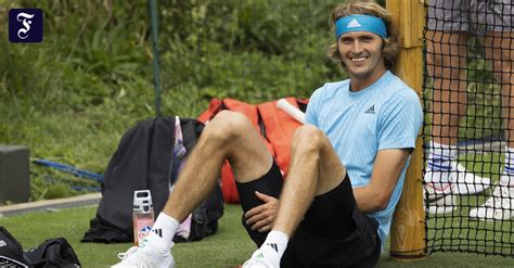 Alexander Zverevs Fühlt Sich Plötzlich Wohl Mit Tennis Auf Rasen
