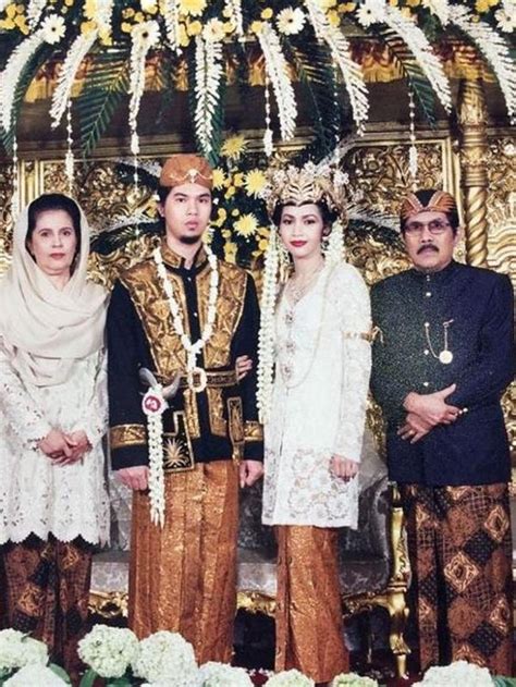 Lihat Tampilan Foto Foto Maia Estianty Saat Bersama Ahmad Dhani Dan Kini Bersama Irwan Mussry