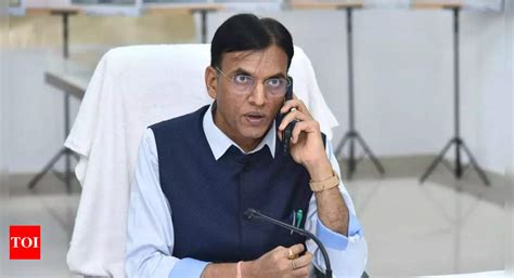 Covid New Omicron Variant Not A Threat Experts India News Times Of India