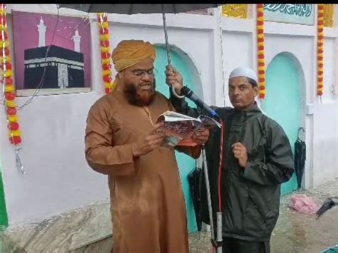 Prayed For Peace Worshiped In Mosques Idgahs ललितपुर में तेज बारिश