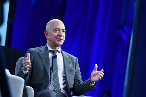 Jeff Bezos deixará o cargo de CEO da Amazon