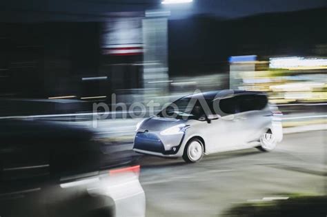 走行する車 No 3153458｜写真素材なら「写真ac」無料（フリー）ダウンロードok