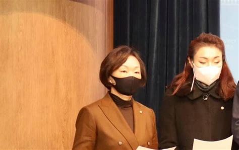 국민의힘 靑 야당 의원들보다 조기축구 더 중요한가불통 文정권 질타