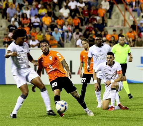 Liga Dominicana De Fútbol En Emocionante Clásico Cibao Fc Vence A