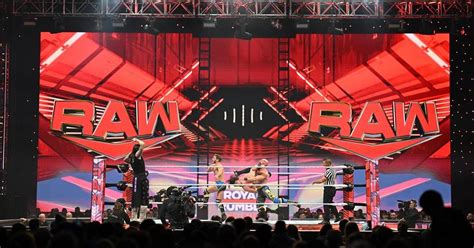 Wwe Star Poses Totally Nude And She Has Defiant Clapback For Critics