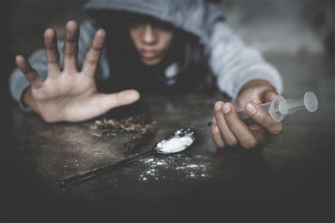 100 Adolescente Esnifar Heroína Fotografías De Stock Fotos E Imágenes