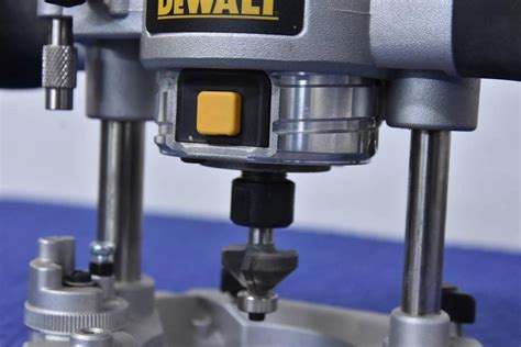 Handmaschine DEWALT D 26204-QS gebraucht kaufen