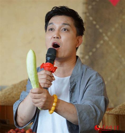 高清：你没见过的最土发布会 看村长李锐如何精准扶贫 It 人民网