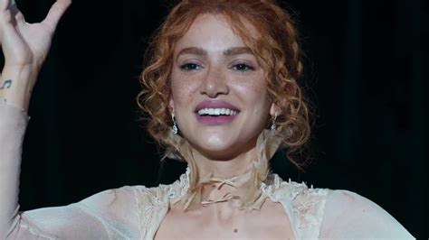 Manu Gavassi Ganha Pr Mio De Melhor Artista Brasileira No Mtv Ema