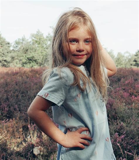 Amber V Network Model Agency