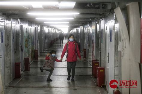 战士归来！武汉雷神山医院封舱后首次开放崔萌