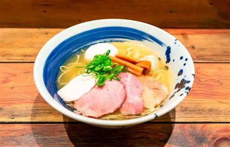 麺屋翔 みなと 西新宿 真鯛ラーメン・つけ麺 Vacanラーメン特集