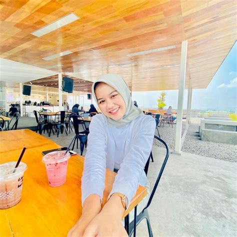 Pipit Ekasya • Threads Say More
