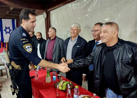 נציגי החברה הבדואית למפקד מחוז הדרום לא נהיה נטל על משטרת ישראל מקור ראשון