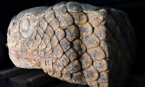 „მეხიკოში აცტეკების პერიოდის გველის თავის უზარმაზარი ქანდაკება აღმოაჩინეს“