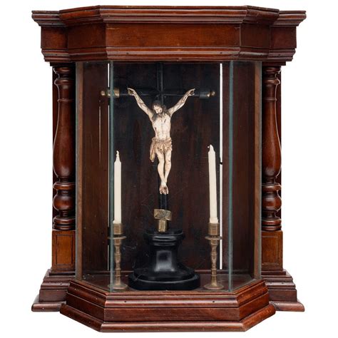 Cristo Crucificado Siglo Xx Talla En Marfil Sobre Cruz De Madera