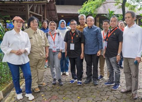 Hari Pers Nasional KLHK Dan PWI Tanam Mangrove Di Angke Okezone Nasional