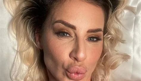Milica Dabović se skinula za Božić Davala sam svima širila sam noge