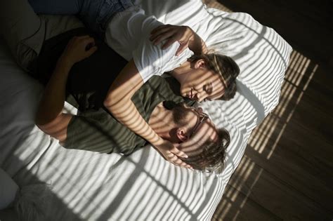 Im Having Sex With My Brother And Send Him Nudes While He Goes Through A Divorce I Know Its