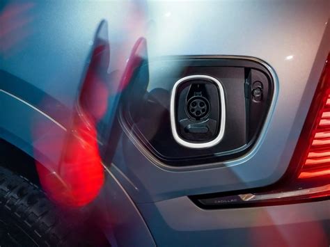 캐딜락 에스컬레이드 Iq 풀사이즈 럭셔리 전기 Suv로 데뷔 네이트뷰