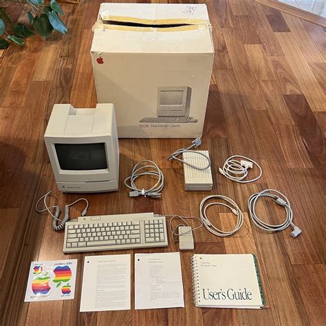 Macintosh Classic M1420 Vintage Apple Computer Keyboard Mouse Hard