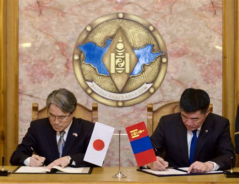 ЯПОН УЛСААС ОРЧИН ҮЕИЙН БАТЛАН ХАМГААЛАХЫН ТЕХНИК ТОНОГ ТӨХӨӨРӨМЖ ШИЛЖҮҮЛЭН АВАХ ХЭЛЭЛЦЭЭРТ