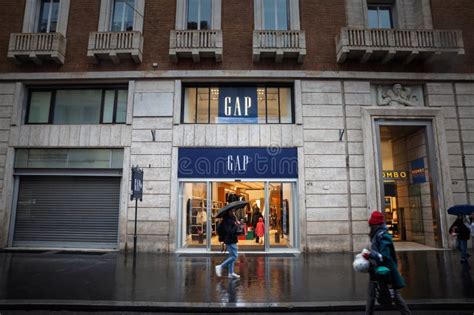 Exterior Of A Gap Fashion Retail Store In Rome Italy Gap Inc Is An