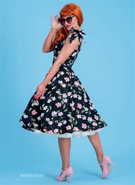 Delilah Large Pink Hair Flower British Retro