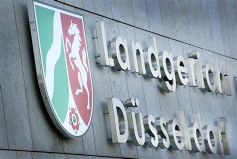 Düsseldorf Beim Stehlen Erwischt Und Ladendetektiv Attackiert Mann