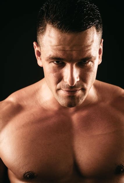 P Gina Im Genes De Hombre Guapo Desnudo Descarga Gratuita En Freepik