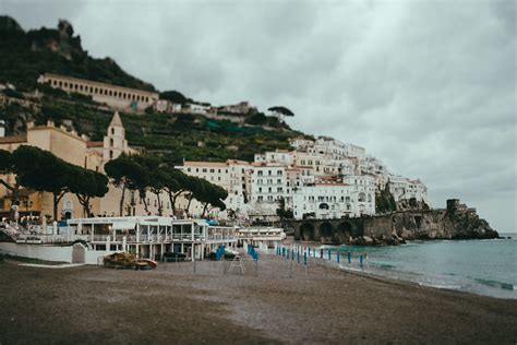 A Breathtaking Honeymoon Shoot On The Amalfi Coast Bridestory Blog
