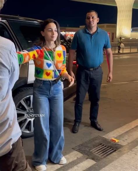 Paps Call Alia ‘sita Maa Rbollyblindsngossip