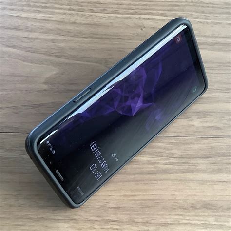 【レビュー】Galaxy用 Protective Standing Coverは頑丈で動画閲覧に便利 | ギャラフォン