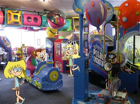 Lori Leni Luna And Luan Are Having Fun At Cec By Sonicthemitchellfan