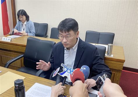 記者 梅花新聞網 沈世鵬綜合報導 陸媒盯梢案查了10天 陸委會還交待不清 ｜ 梅花新聞網