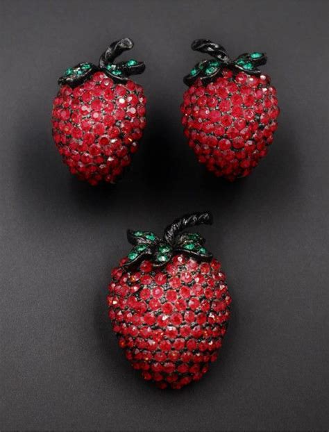 Vintage Weiss Strawberry Red Rhinestone Figural Brooch Earring Demi