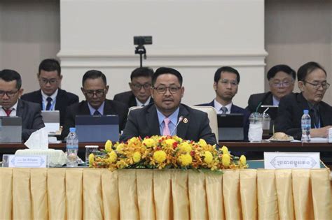 លេ លេខាធិការដ្ឋាន ឧត្តមក្រុមប្រឹក្សាពិគ្រោះ និងផ្តល់យោបល់