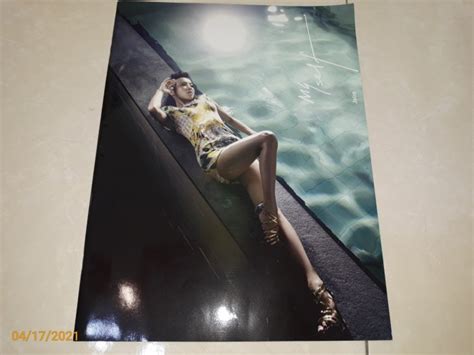 買一送二《蔡依林 水漾迷人超大寫真》無附cd 送上山採藥廣告寫真蔡依林城堡寫真歌詞本【 Cs超聖文化讚】 Yahoo奇摩拍賣