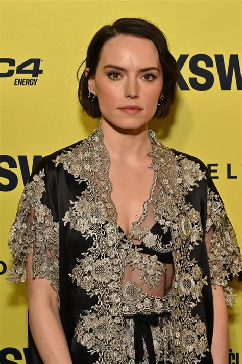 Daisy Ridley Reveals She Has Been Diagnosed With Graves Disease Celebrity Tyla