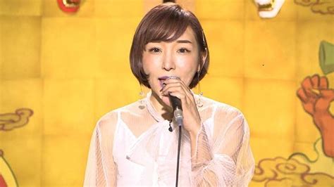 加護亜依「稲川会現役幹部」と韓国カジノ旅行プールでリラックス、ビール飲みながらwピース！【写真入手】 ガールズちゃんねる Girls
