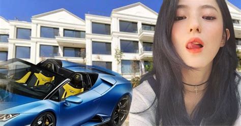 류준 열 ️ 열애 한소희 줄줄이 광고 취소 → 죽어서도 다 못써 그녀의 재산 수준에 출연료까지 관심↑