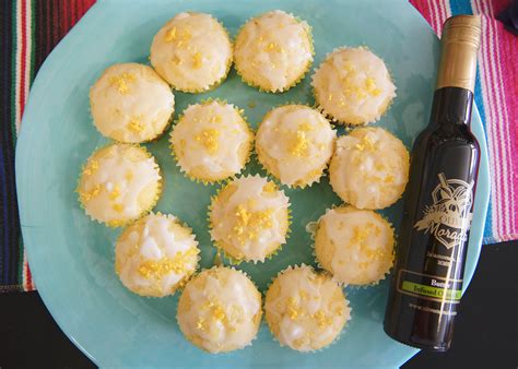 Easy Squeezy Lemon Cupcakes