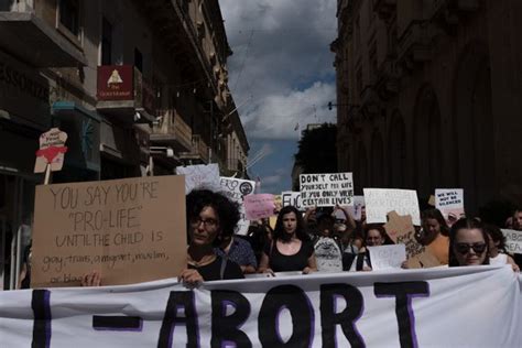 Malta Gaat Het Totale Verbod Op Abortus Iets Versoepelen Nrc