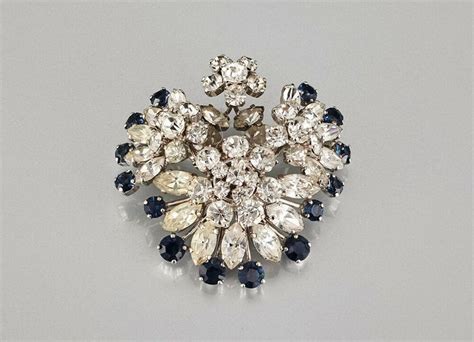 Christian Dior Brosche von 1959, blau und klarer Strass Eine ...